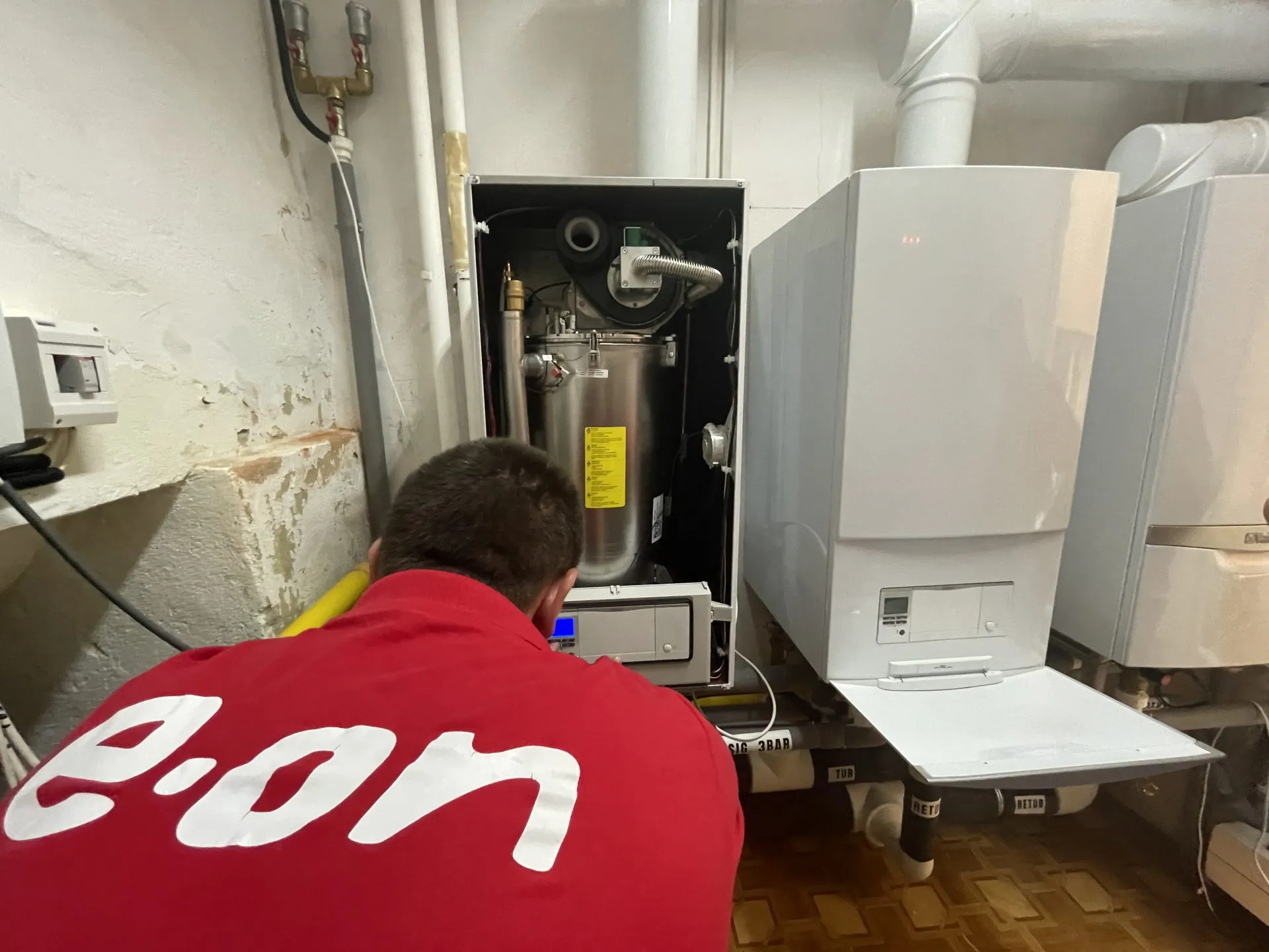 E.ON Energie România a donat 3 centrale termice Clinicii de Oncologie a ...